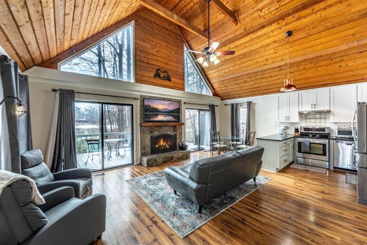 3 Bed/2 Bath/ Private Dock - Eatonton, GA