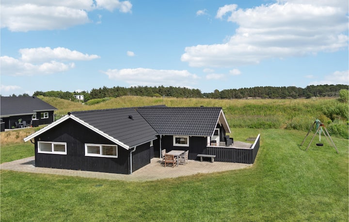 4 Bedroom Lovely Home In Hirtshals - Hirtshals