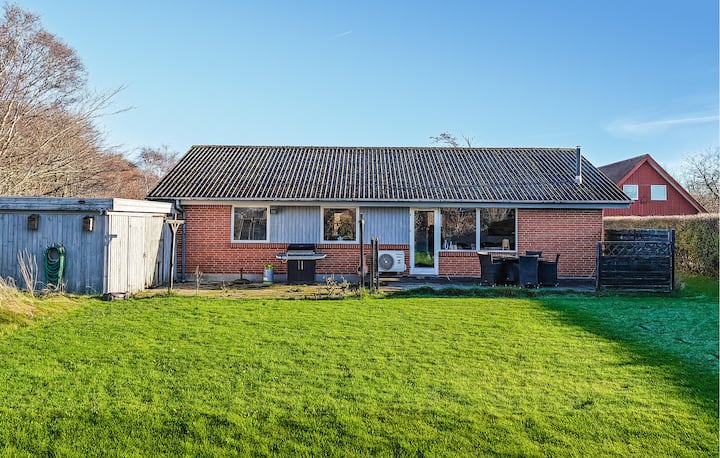 3 Bedroom Beautiful Home In Hjørring - Hirtshals