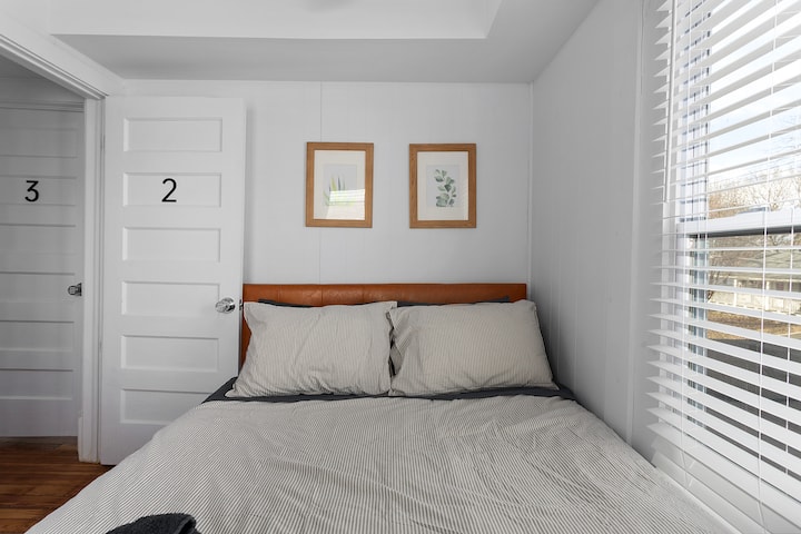 Private Room Near Ku | 76 - Kansas City, MO
