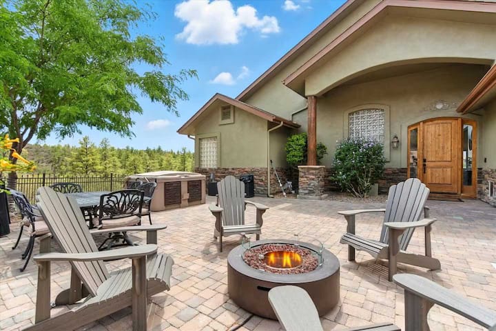 The Sanctuary At Prescott Downtown • Sleeps 16 - Prescott, AZ