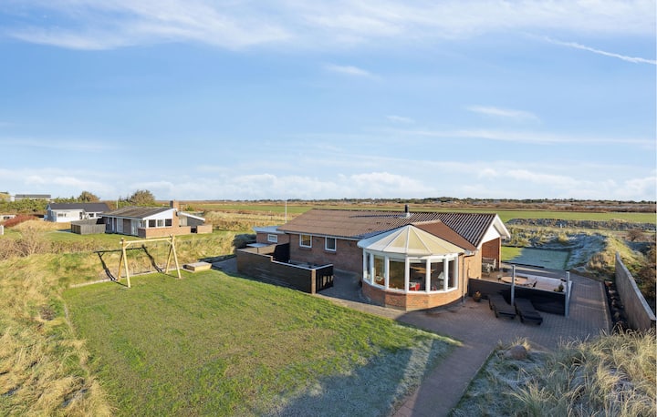 Amazing Home In Ringkøbing With Sauna - Søndervig