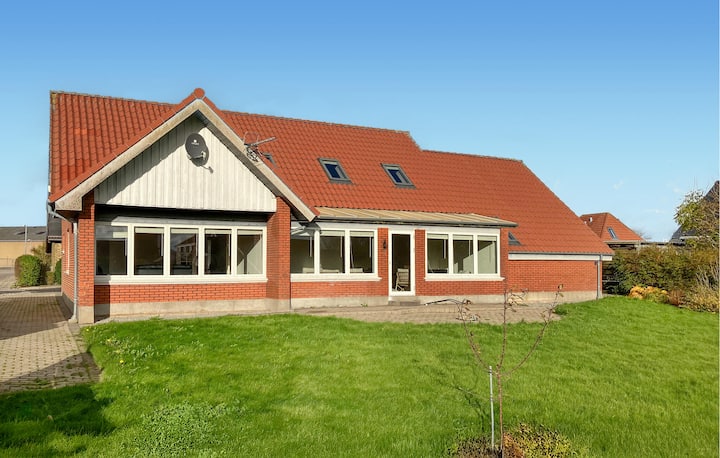 5 Bedroom Awesome Home In Lemvig - Harboøre