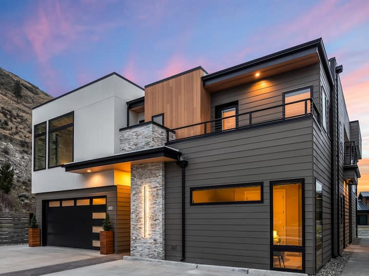 Lakefront Luxury-rooftop-hot Tub-dock-spaamenities - Chelan, WA