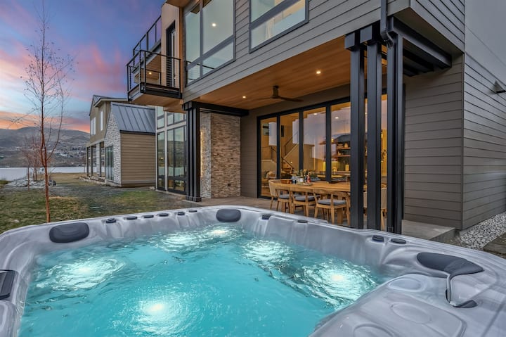 Lakefront Luxury-rooftop-hot Tub-dock-spaamenities - Manson, WA