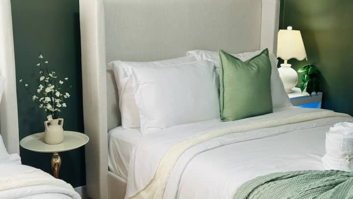 3br Near O'hare • Office • Coffee Bar • Sleeps 9 - Des Plaines, IL