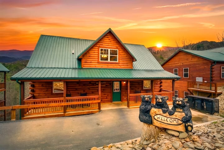 Large 5br Cabin • Hot Tub • Near Parkway - Pigeon Forge, TN