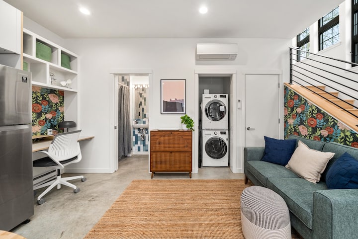 Modern Home In Ballard | Workspace + Ev Parking - Seattle, WA