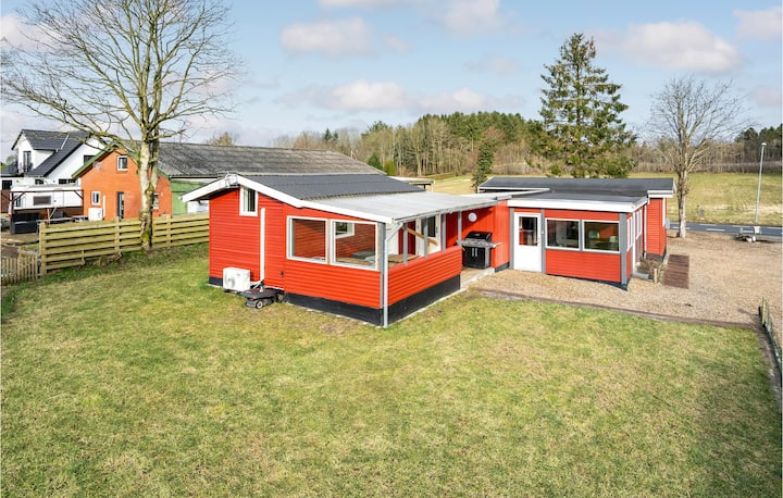 3 Bedroom Amazing Home In Give - Billund