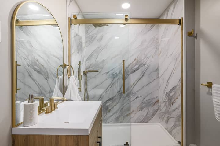 Newly Renovated Apartment In Worcester - 우스터