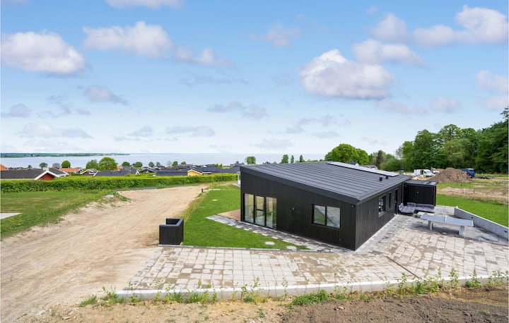 Gorgeous Home In Sjølund With Kitchen - Kolding