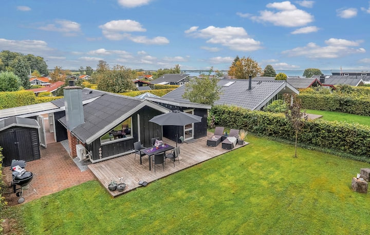 3 Bedroom Awesome Home In Bjert - Kolding