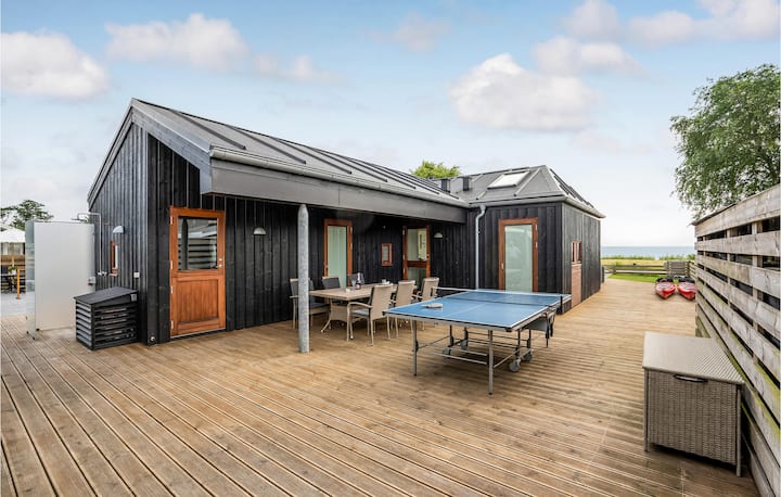 4 Bedroom Lovely Home In Sjølund - Kolding