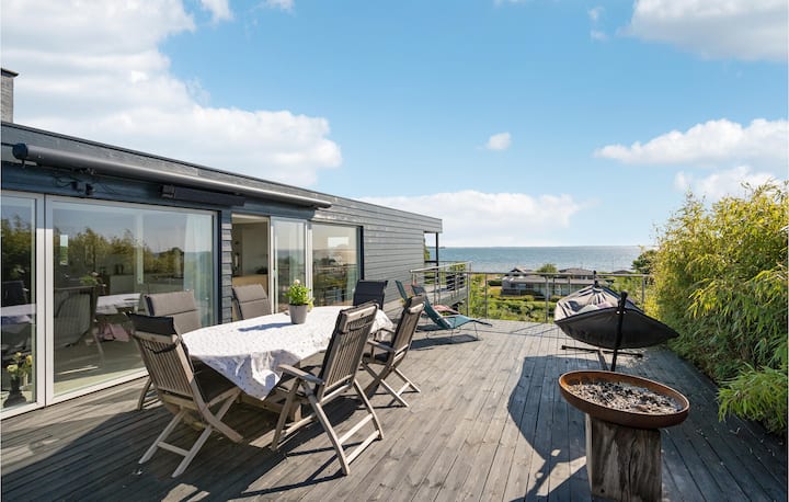 3 Bedroom Stunning Home In Sjølund - Kolding