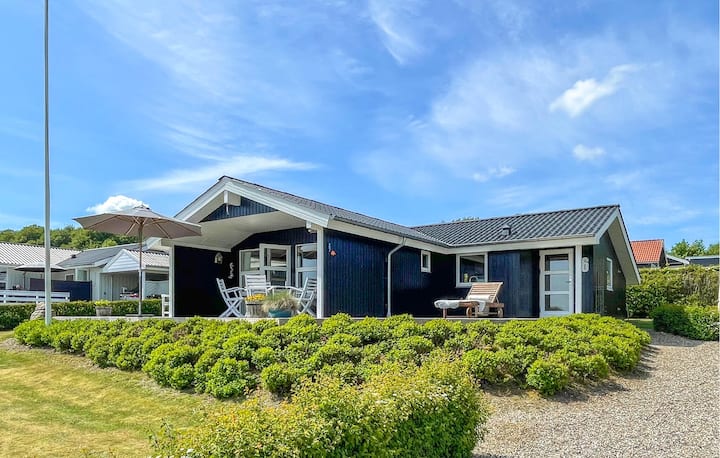 Stunning Home In Sjølund With Kitchen - Kolding