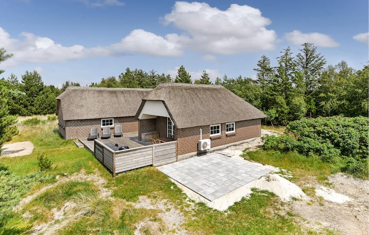 Cozy Home In Blåvand With Sauna - Blåvand
