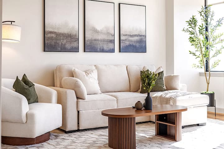 The 27th Floor King | Rooftop Pool & Gym - Dallas, TX