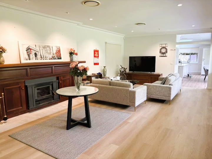 Spacious 3br Getaway In Leura | Prime Location - Leura