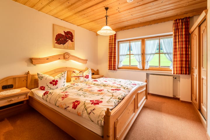 Ferienwohnung (2) 43qm, Balkon, Kochnische - Gstadt am Chiemsee