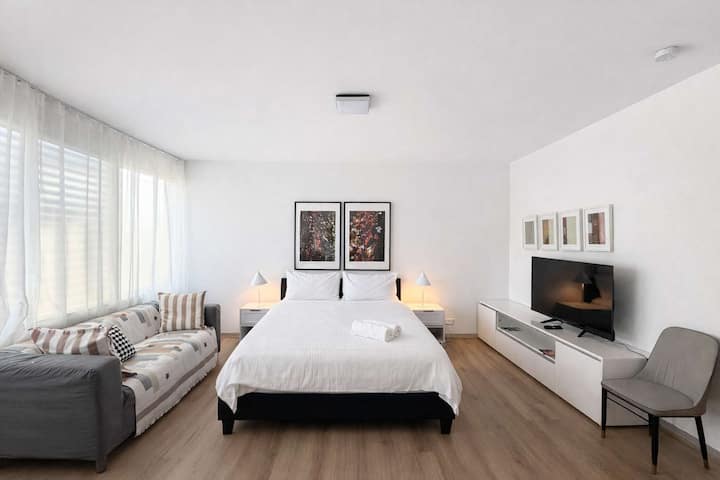 Brunswick 2b Living Near Sydney Rd W/ Free Parking - Australia