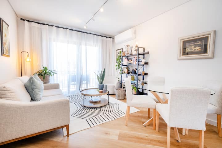 129 Paarl 2 Bedroom Lux Aprt With Parking & Aircon - Paarl