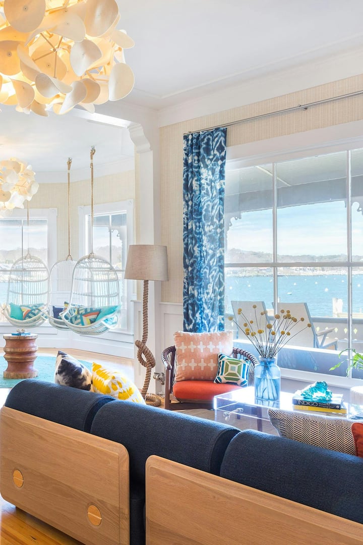 The Largest Oceanfront Hotel On Marthas Vineyard - Edgartown, MA