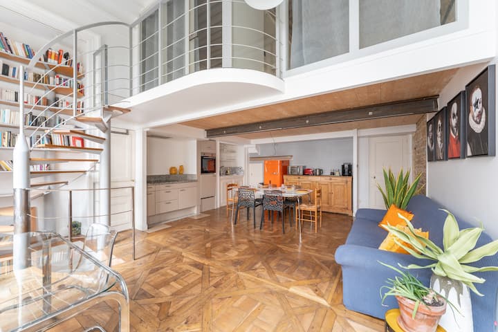 Le Revolutionnaire - Centre De Lyon - Lyon