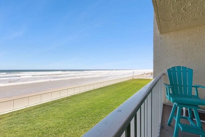 Castle Reef 201 2br/2ba Oceanfront Condo - New Smyrna Beach, FL