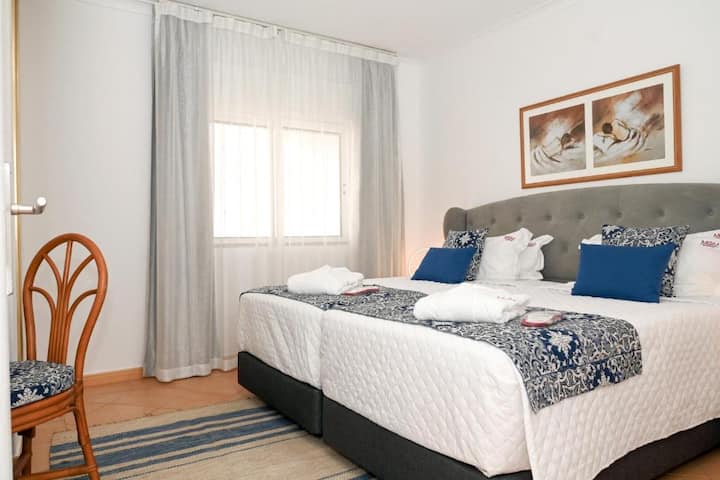 3 Bright Apartments For Sun-kissed Family Memories - 알부페이라