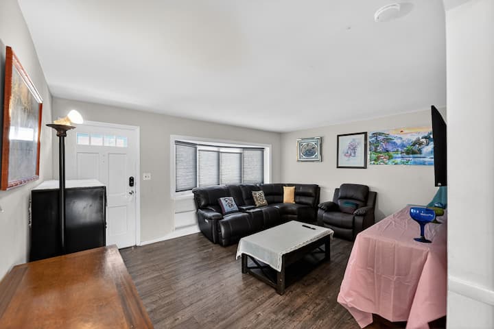 New! Cozy Capital Retreat Suburban Serenity - Hyattsville, MD
