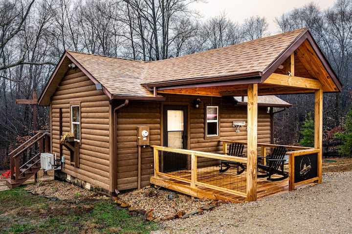 Hoosier National Hideaway | Hot Tub • Pet Friendly - Brown County, IN