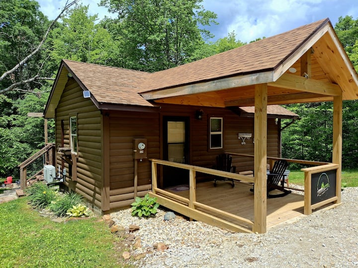 Hoosier National Hideaway | Hot Tub • Pet Friendly - Brown County, IN