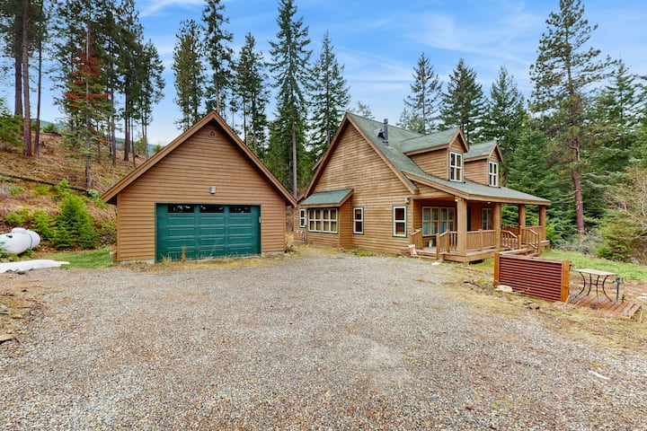 3br Cabin, Dog-friendly With Fireplace And Views - Cle Elum, WA