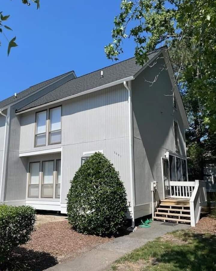 Amenity-rich Sea Colony 3br Townhome - Bethany Beach, DE