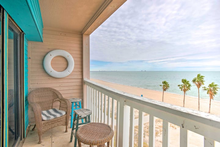Oceanfront Corpus Christi Condo W/ Pool! - Corpus Christi, TX