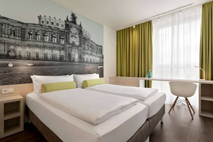 Wyndham Dresden | Double Bed | Old Town Charm - Dresden