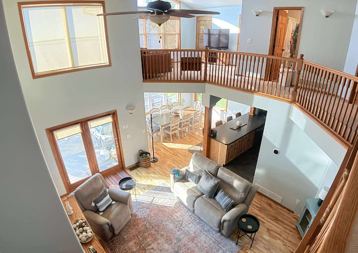 3 Bd Lakefront Home, Sleeps 10 - Lake Poinsett, SD