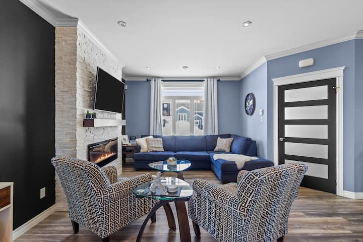 Family-friendly 3br, Hottub, Patio, Bar, Fireplace - Paradise