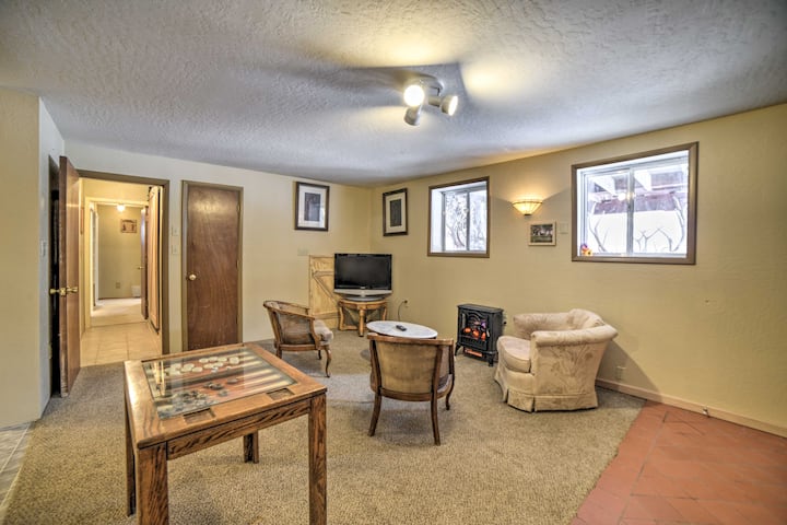Cozy Durango Apt W/ Mtn View ~ 6 Mi To Downtown! - Durango, CO