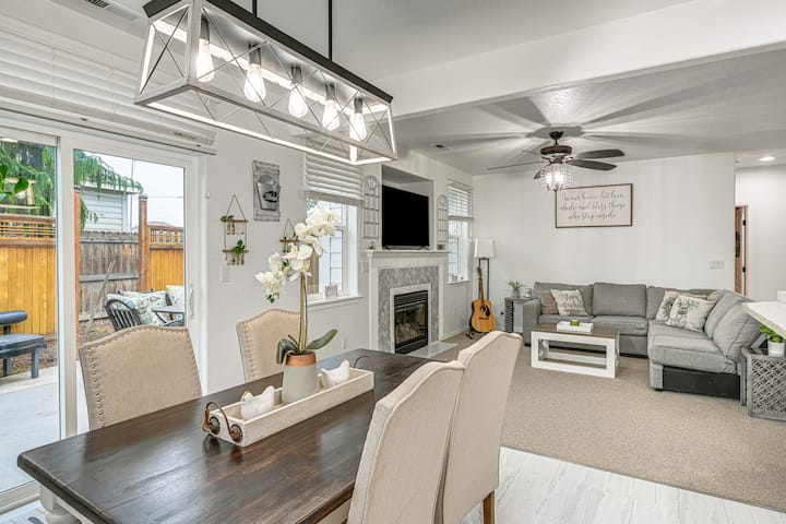 Fenced Yard & Fire Pit! Kennewick Family Retreat - Kennewick, WA