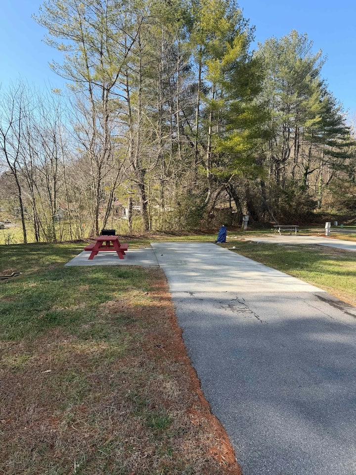 Comfortable Poolside Rv - Murphy, NC