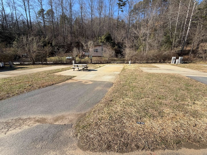 Peaceful Interior Rv Pad - Murphy, NC