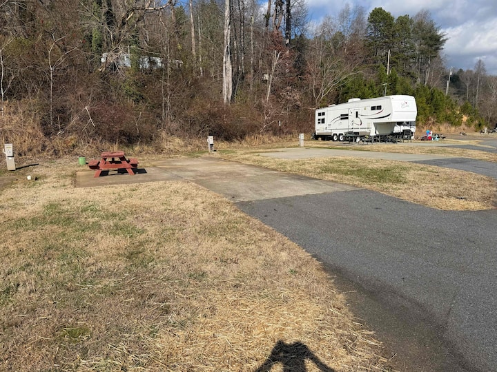 Relax Poolside Rv Pad - Murphy, NC