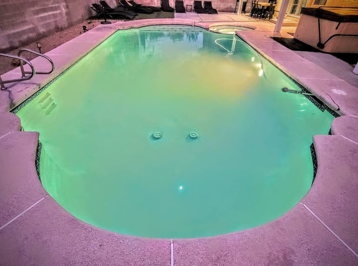 Family Home W Opt-heated Pool|spa|gamerm - Las Vegas, NV