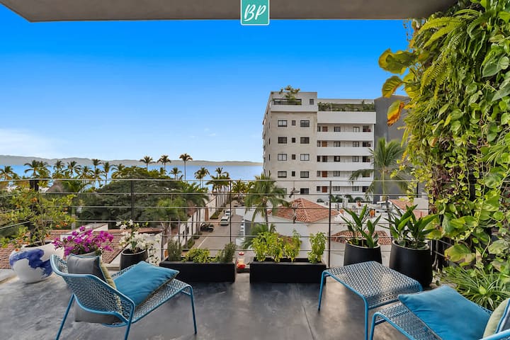 Nereidas 2br: 1 Block To Beach + Ocean Views - Bucerias