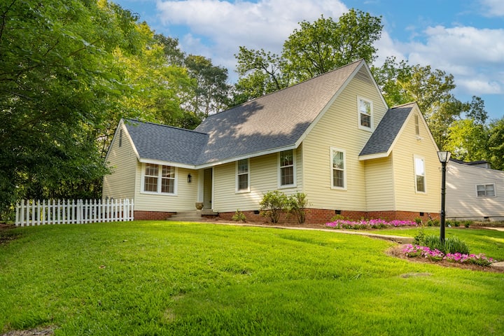 Retreat 5min To Msu, Fenced Yard, Luxury Design - Starkville, MS