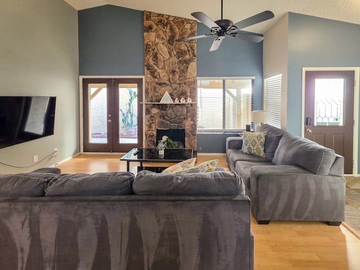 Summerlin Home W/3 Bedrooms & Bbq - Las Vegas, NV