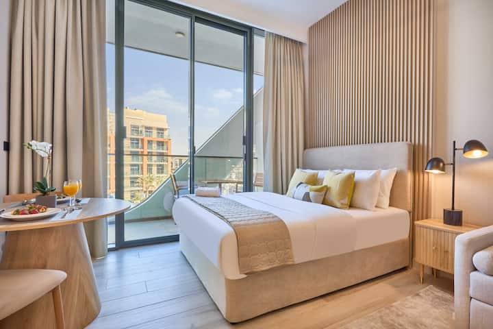 Serene Oxford Gardens Stay With Pool & Gym - Dubai