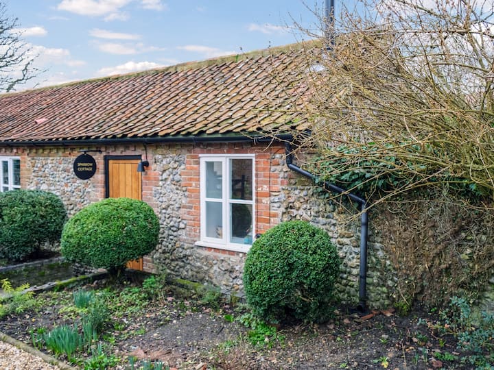 Sparrow Green Farm Cottage - Uk50110 - Dereham