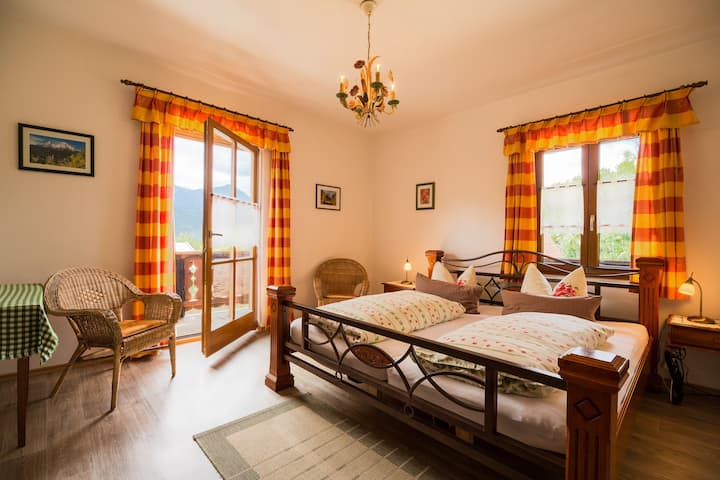 Double Room No. 3 At The Etzerschlössl Guesthouse - Berchtesgaden